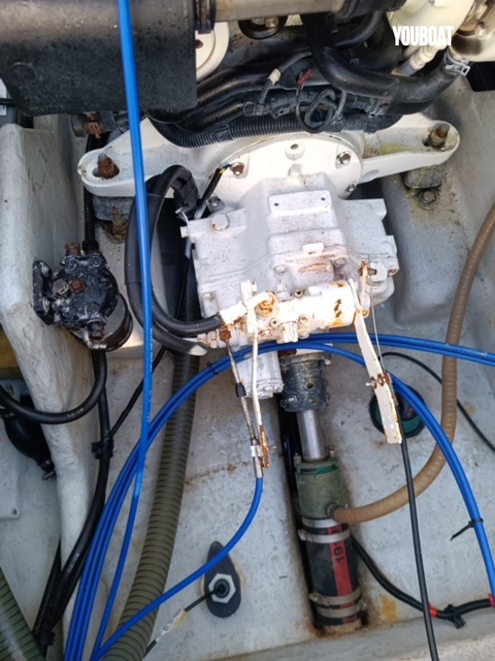 Vente Arvor 230 occasion - Bateau à Moteur avec Cabine à La Grande ...
