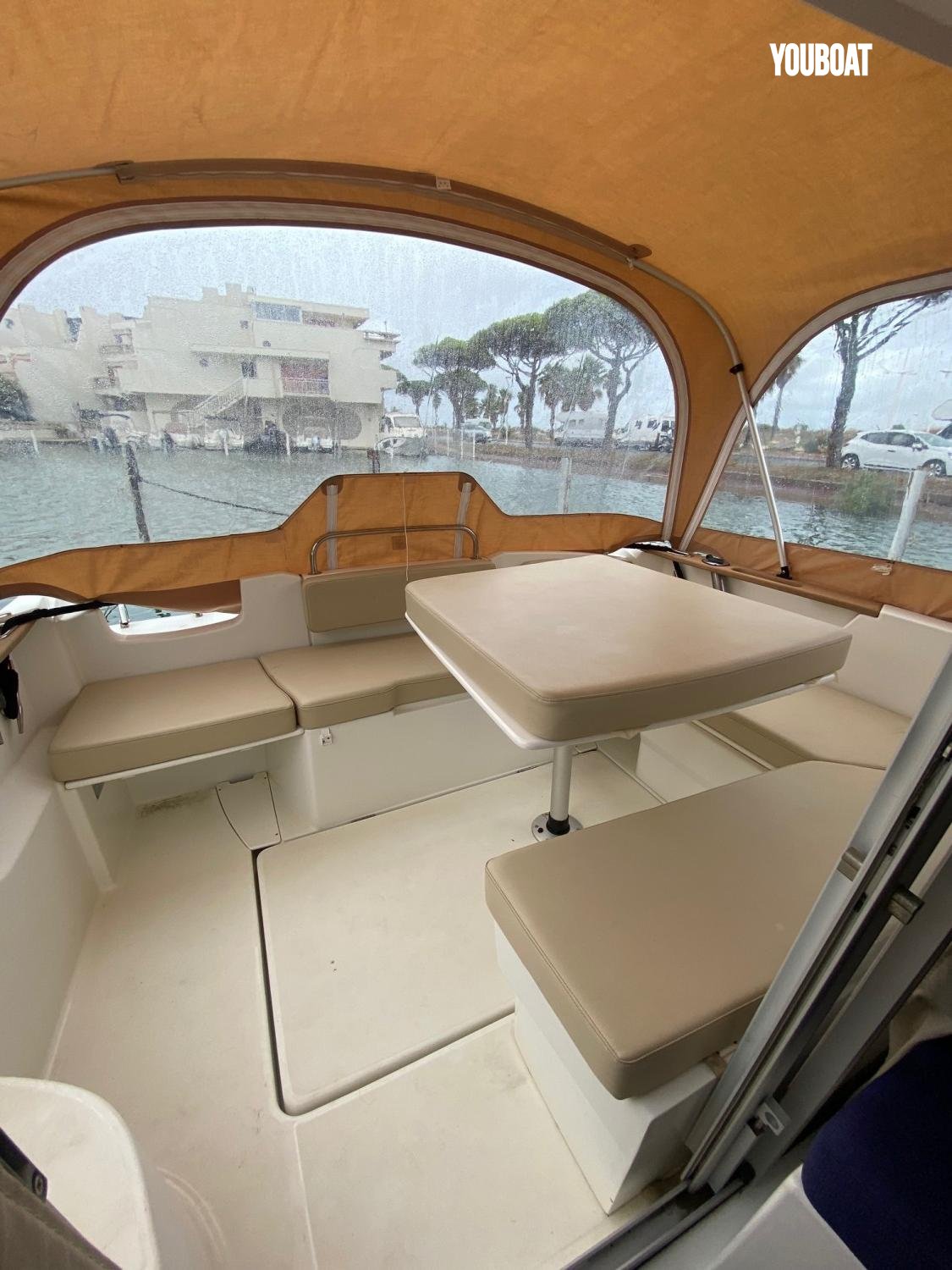 Vente Beneteau Antares 750 HB occasion - Bateau à Moteur avec Cabine à PORT CAMARGUE , France ...