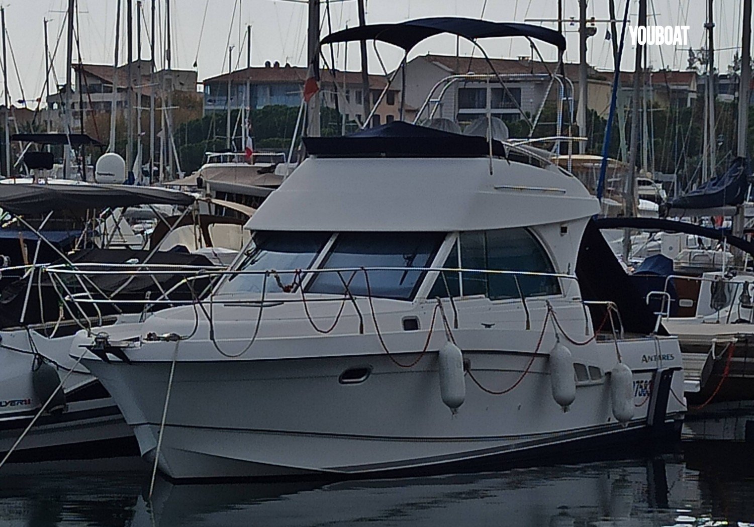 Vente Beneteau Antares 980 Fly occasion - Bateau à Moteur de Pêche à ANTIBES, France | Youboat FR