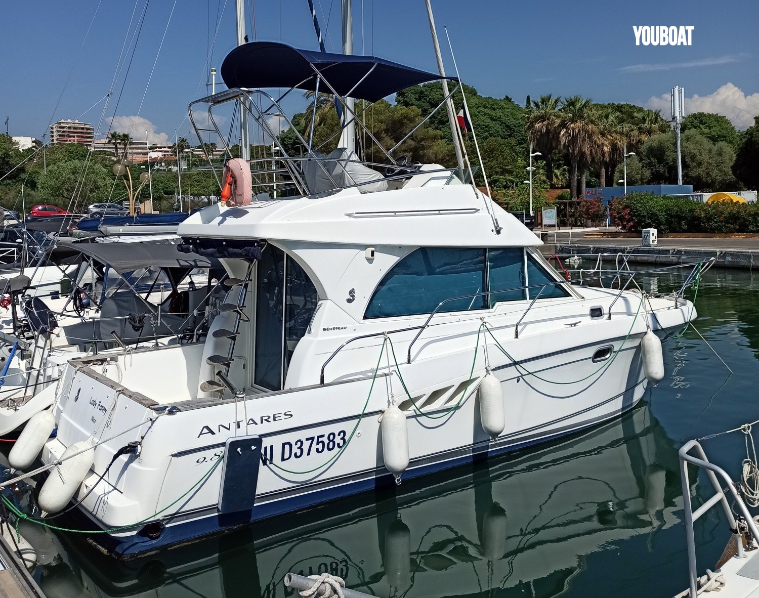 Vente Beneteau Antares 980 Fly occasion - Bateau à Moteur de Pêche à ANTIBES, France | Youboat FR