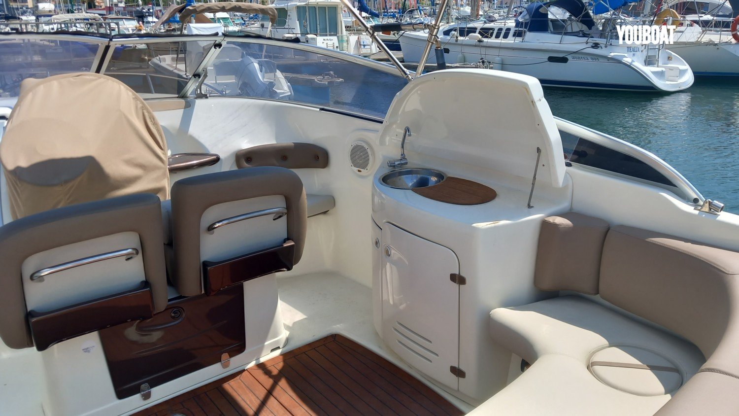 Vente Cranchi CSL 27 occasion - Bateau à Moteur avec Cabine à cap d ...