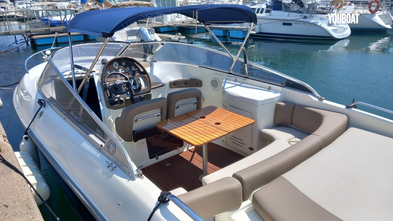 Vente Cranchi CSL 27 occasion - Bateau à Moteur avec Cabine à cap d ...