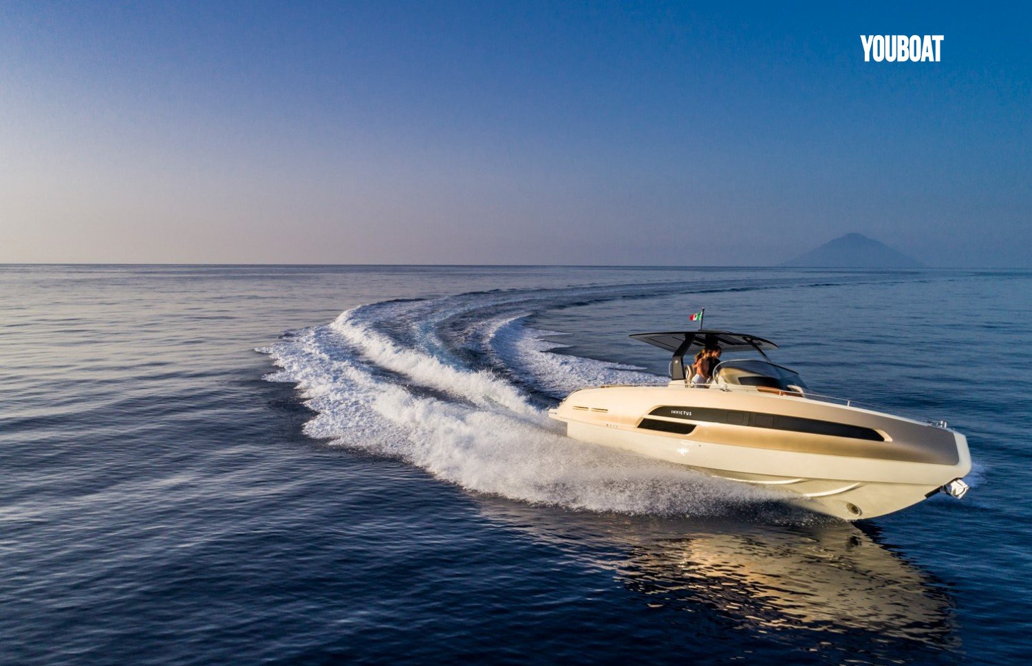 Vente Invictus 320 GT neuf - Bateau à Moteur avec Cabine à 06210 - LA ...