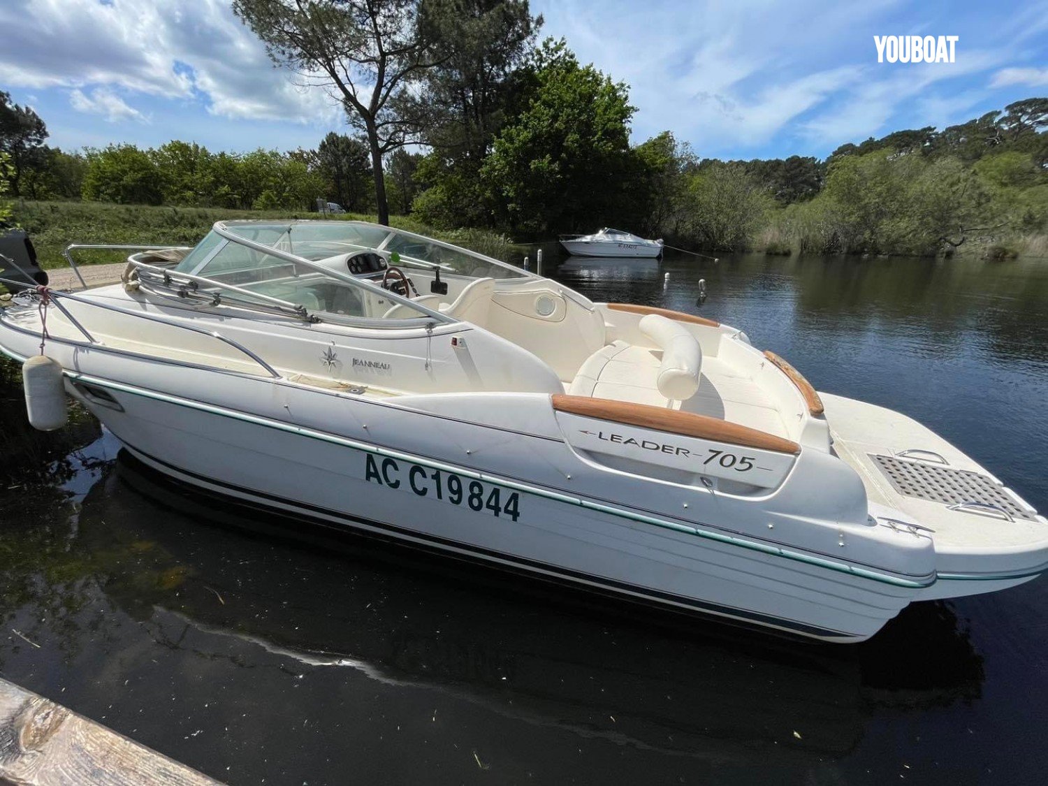 Vente Jeanneau Leader 705 occasion - Bateau à Moteur avec Cabine à ...