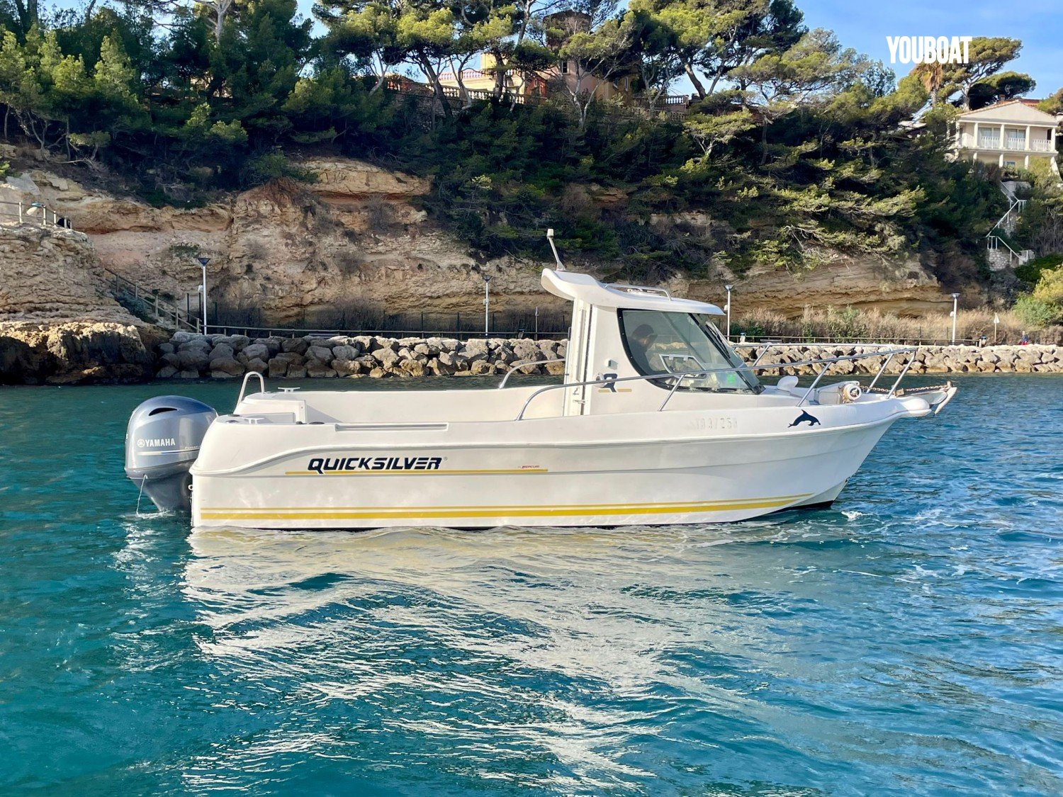 Vente Quicksilver 620 Pilothouse occasion - Bateau à Moteur avec Cabine ...